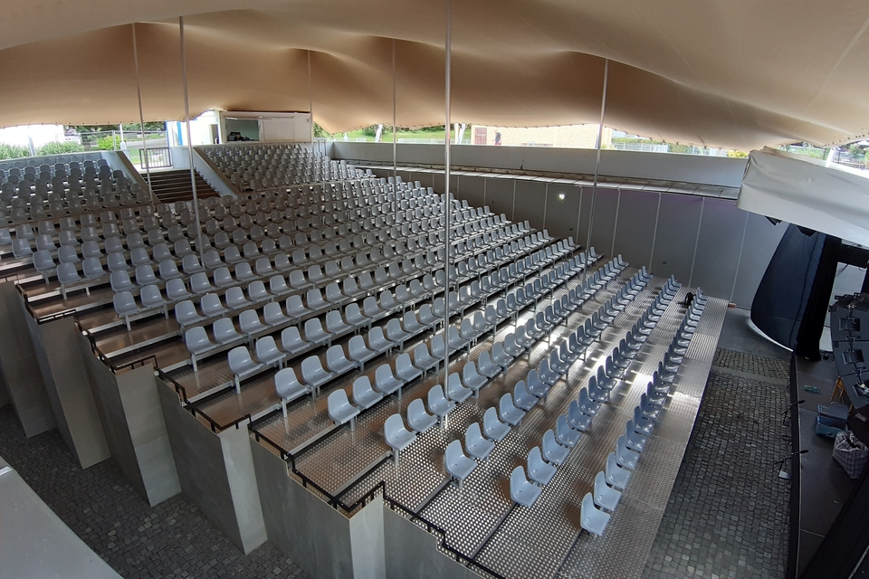 Hvězdné léto pod žižkovskou věží - Divadlo Kalich | kdykde.cz